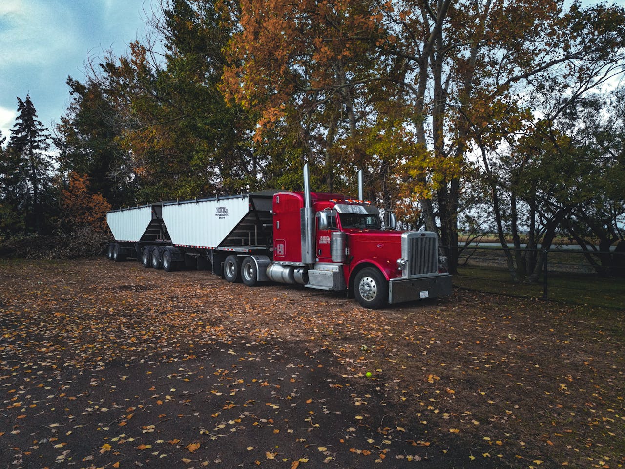Side Tippers vs. Drop Deck Trailers: Which Is Right for Your Hauling ...